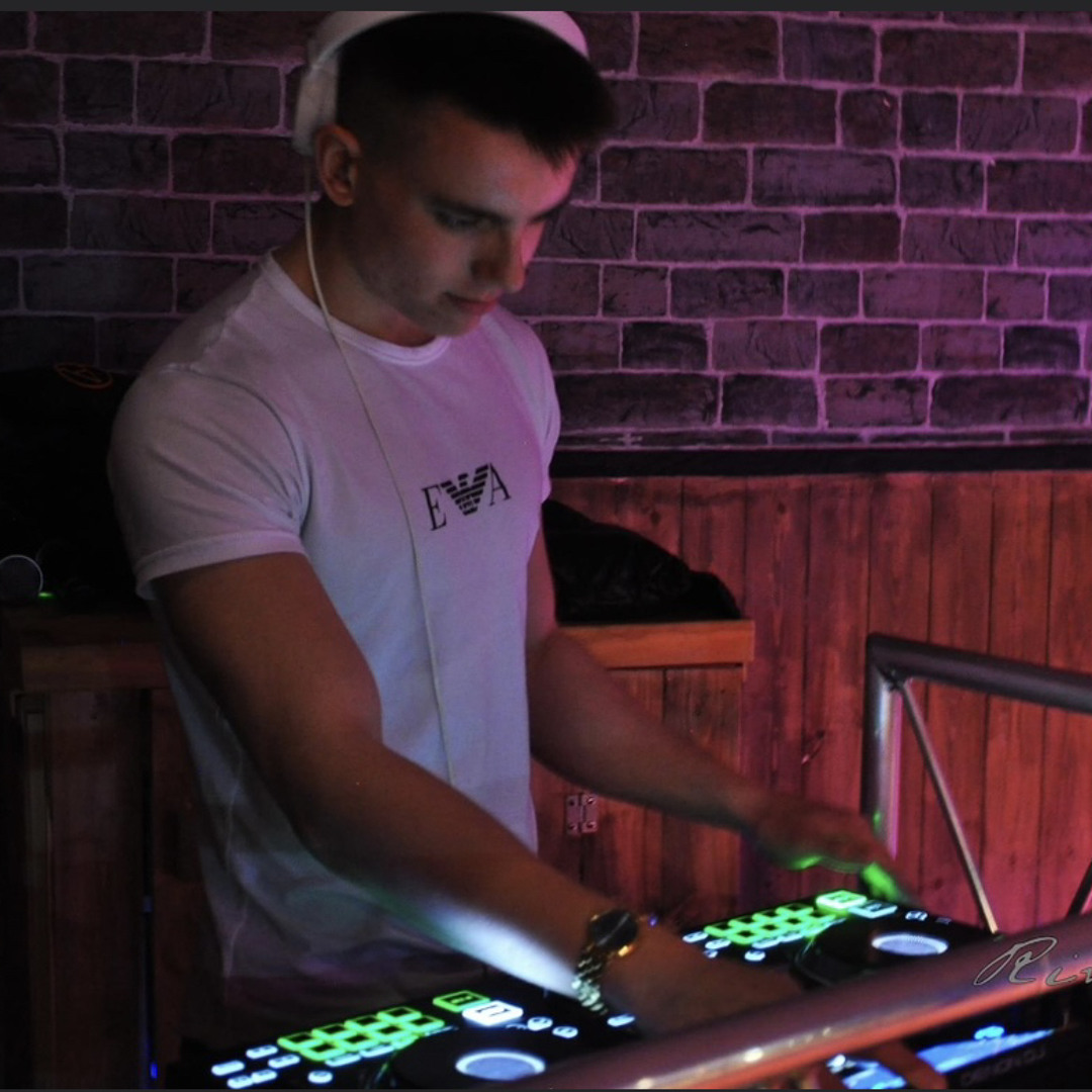 Stream In The House Mix vol 1 by theopankhurstdj | Listen online for ...