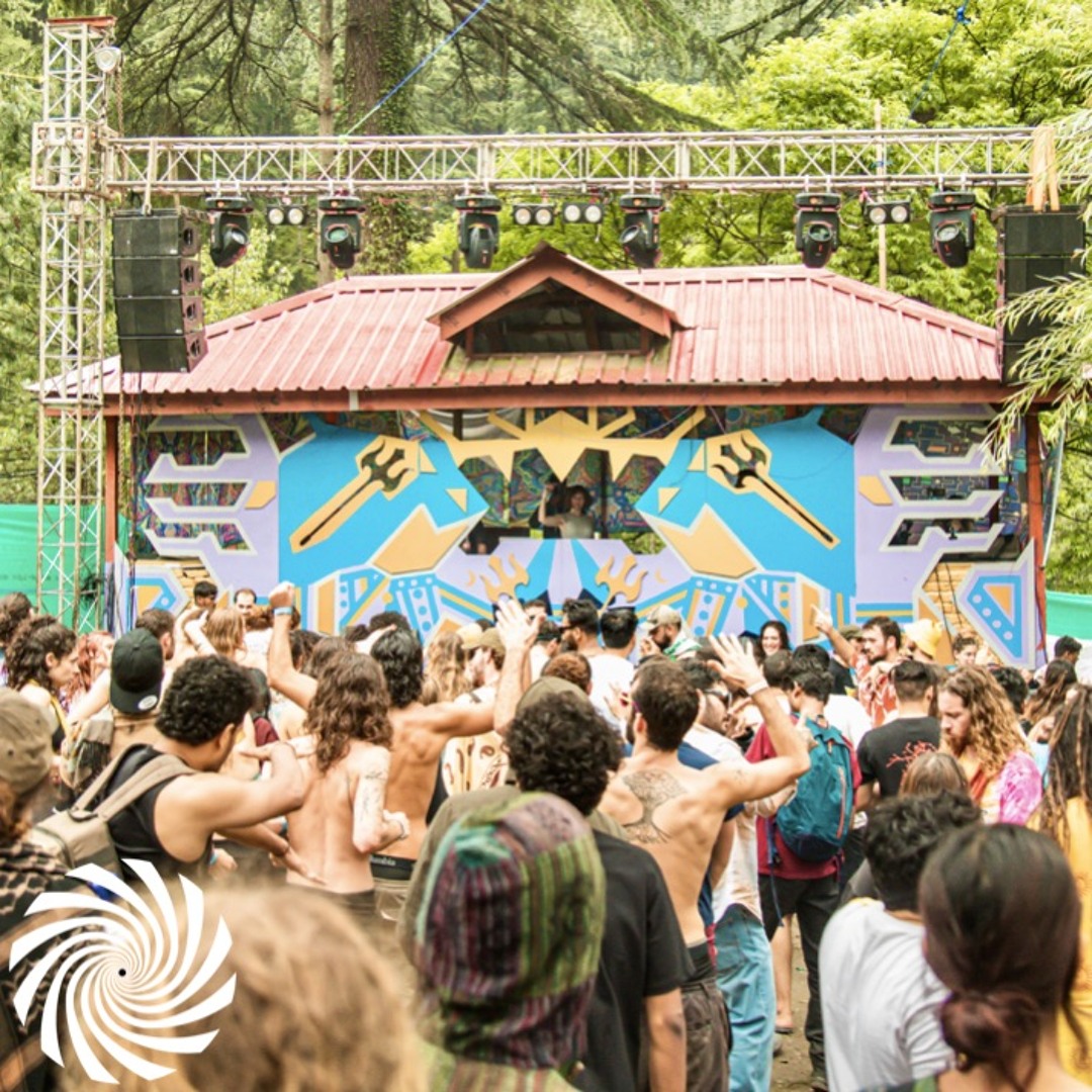 Stream Astarta - The Four Winds [Trancentral Mix 209] by Trancentral ...