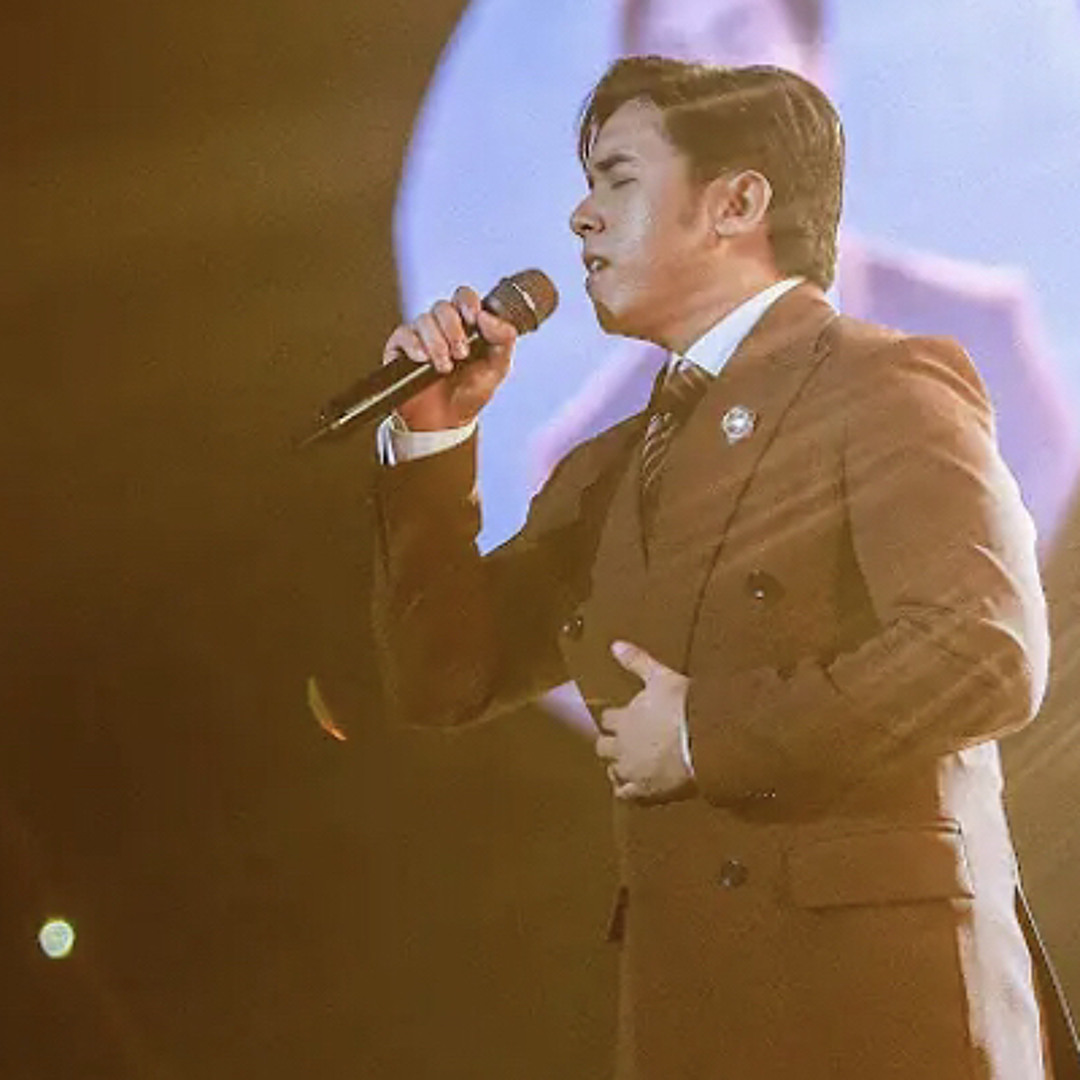 Listen to playlists featuring Rob Deniel - "Ikaw Sana" and "Nandito Ako ...