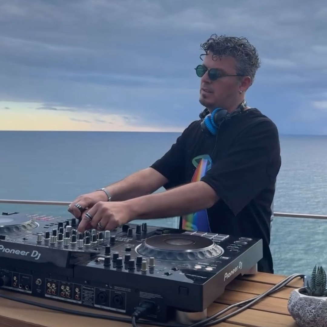 Stream Suat Ünlü Electronic set (Adaport Hotel) by Dj Suat UNLU ...