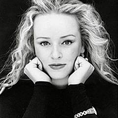 Lisa Russell's Instagram, Twitter & Facebook on IDCrawl