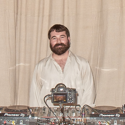 Stream MOODS w/ Hustle Cry | Ice House Radio | April 16, 2025 by Ice ...