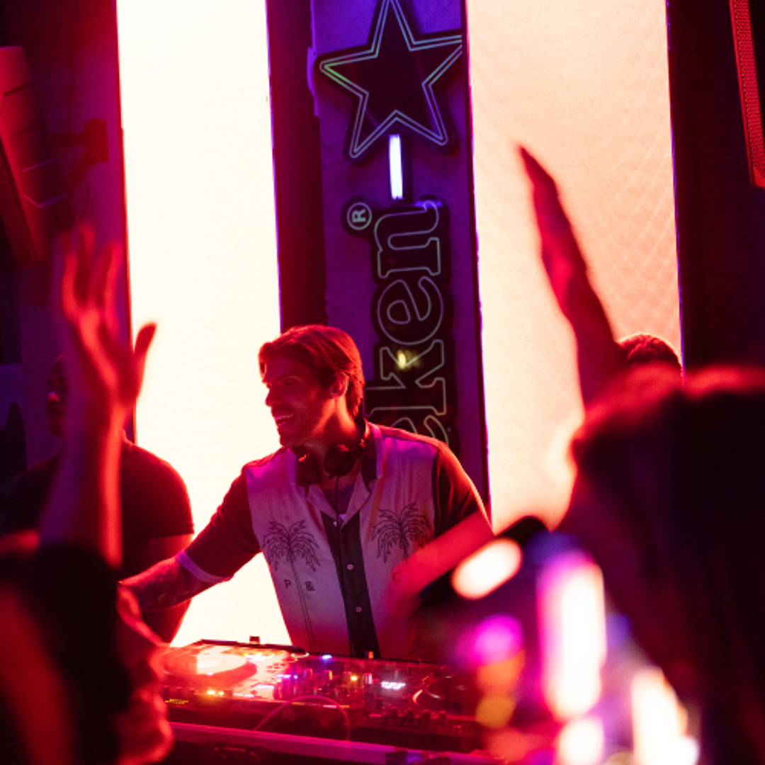 Stream WEEKLY SHOTS #48 by DJ Juliano Fernandes | Listen online for ...