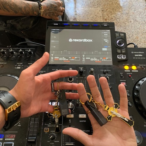 Stream FEEL MY MUSIC🩴 by Alejandro Velásquez dj | Listen online for ...