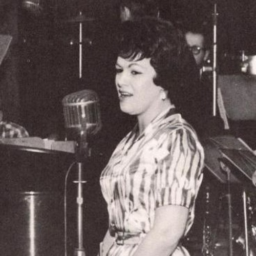 Patsy Cline Singing