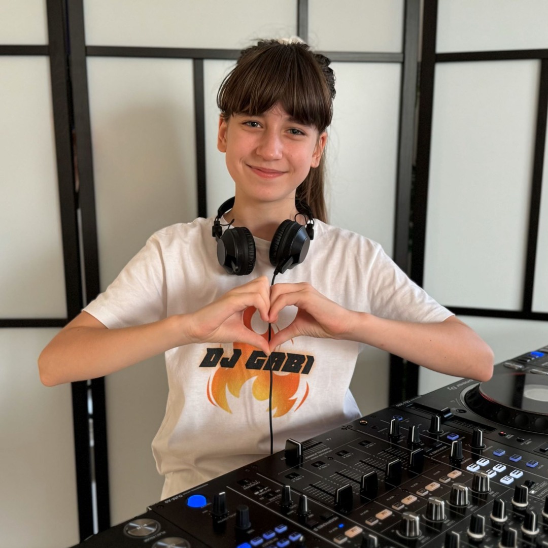 Stream DJ Gabi Afro House Mix 2024 by DJ GABI | Listen online for free ...