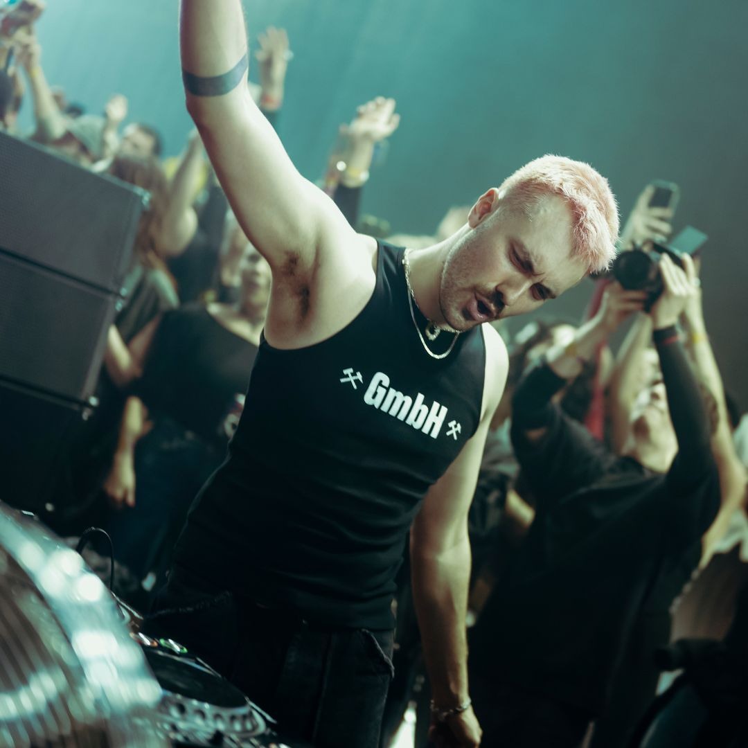 Listen to DJ Daddy Trance - Hold That Sucker Down by Marlon Hoffstadt ...