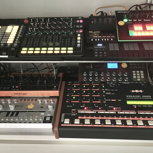 Stream Live Bedroom Set 16/9/22 by Chrome Beats | Listen online for ...