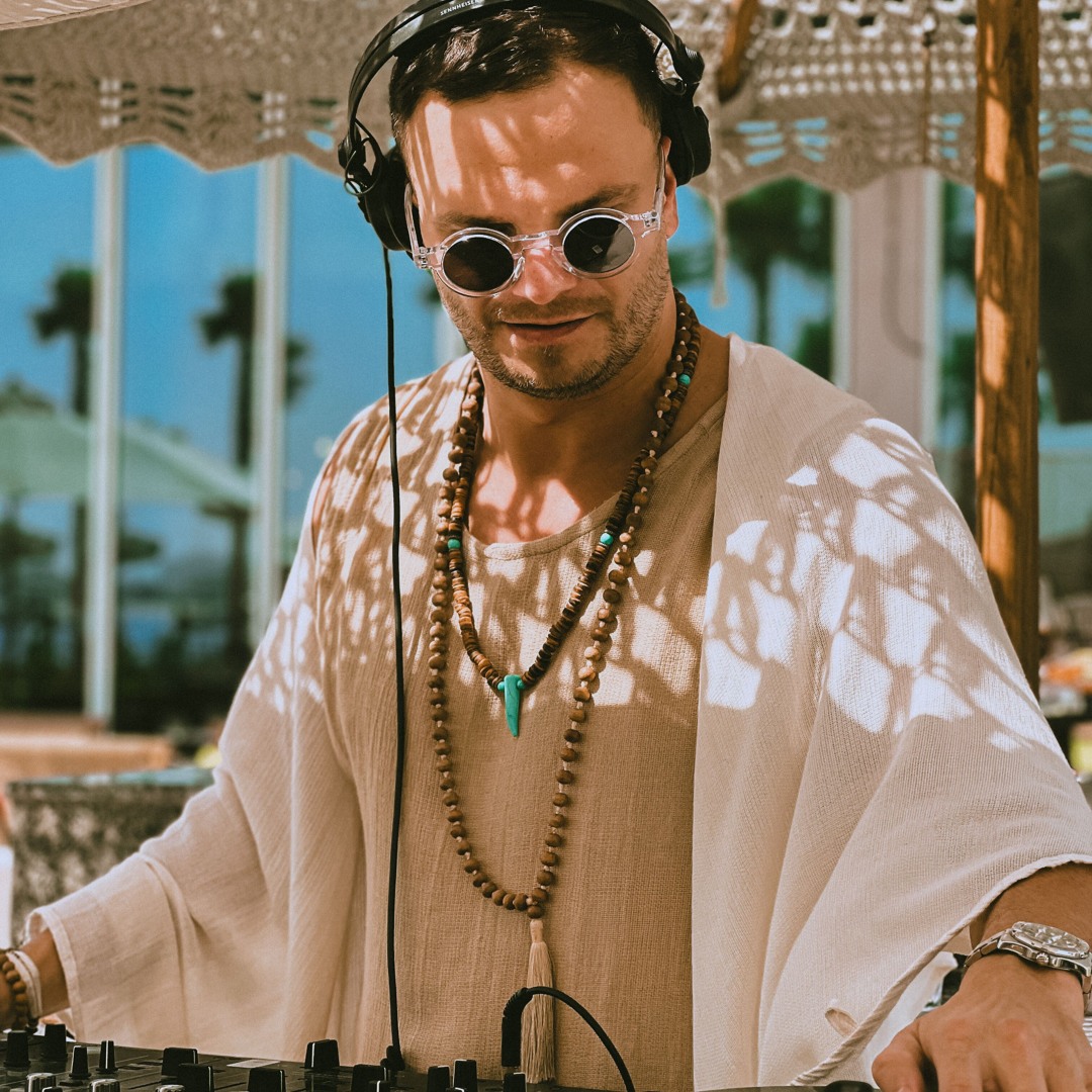 Stream BAI - Sound of Iris (Live at Koko Bay, Dubai) by BAI | Listen ...