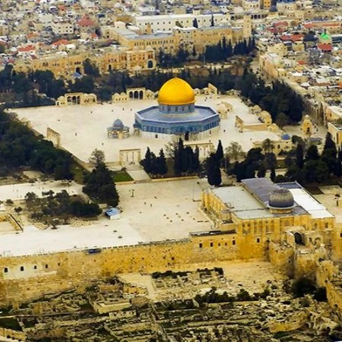 Stream A Message from the Heart of Al Aqsa - Abeer Zayaad by Radio ...