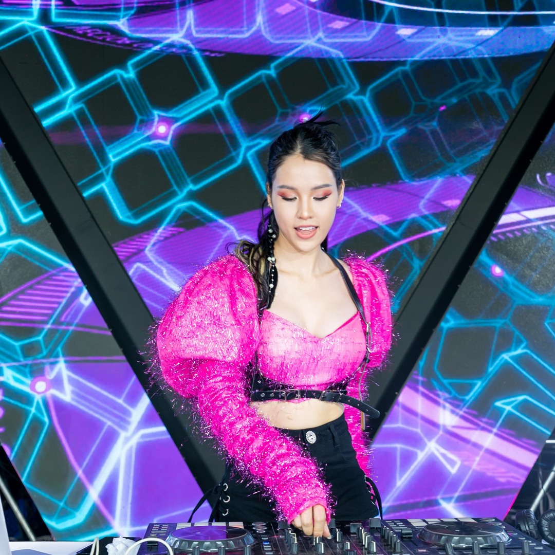 Stream Bật Tình Yêu Lên DJ Veera ft Nguyen Nhac by Veera DJ | Listen ...