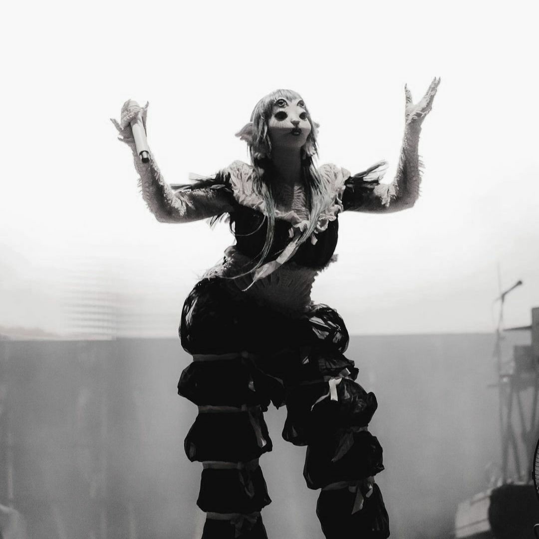 Stream the contortionist - melanie martinez (live) by mai ʚ♡ɞ | Listen ...