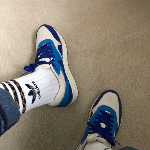 Stream Manic Mode by Charlotte Moss | Listen online for free on SoundCloud