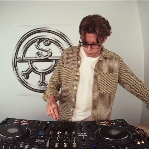 Stream Ever Decreasing Circles with Louis Griffin - October 2024 ...