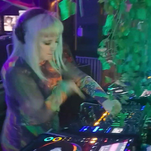 Stream Danksgiving 🍗 Bass House Boss B**tch Vibes - Doechii, Zara ...