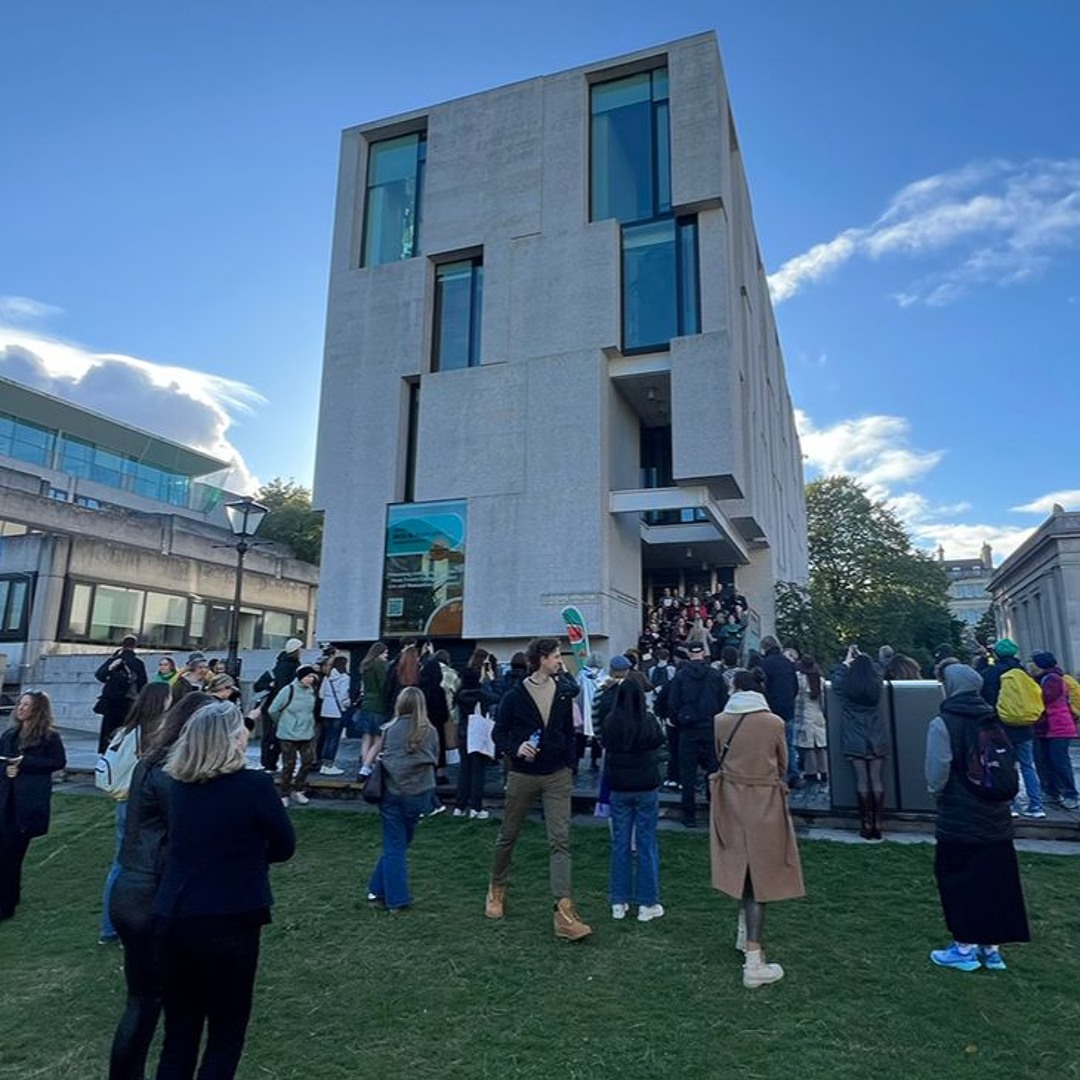 Stream TLRHub | Listen to Trinity Long Room Hub - Archive Intro ...