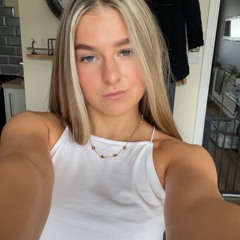 Poppy Wright's Instagram, Twitter & Facebook on IDCrawl