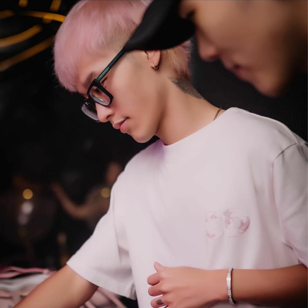 Stream The Reason To Love Me 13 : SỐNG Ợ TÂY by Xeko Decoco | Listen ...