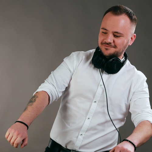 Stream Muzica romaneasca veche. Slagare - Melodii de suflet. Power by ...