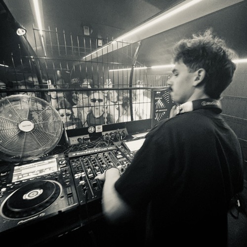 Stream Nicolas Binder // Technobus @ Glücksgefühle Festival 2025 by ...