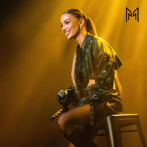 Stream Черна пеперуда (Live) by Mihaela Marinova | Listen online for ...