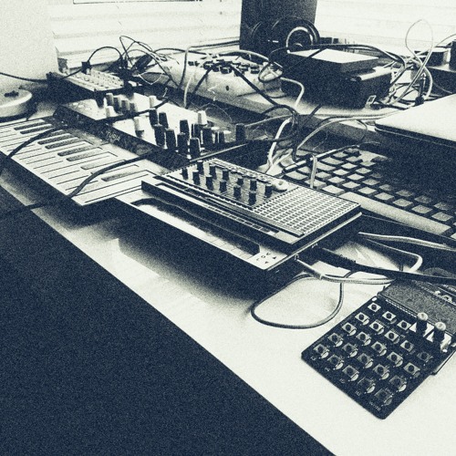 Stream Main Flow/Angry Green Triangle by Gogga | Listen online for free ...