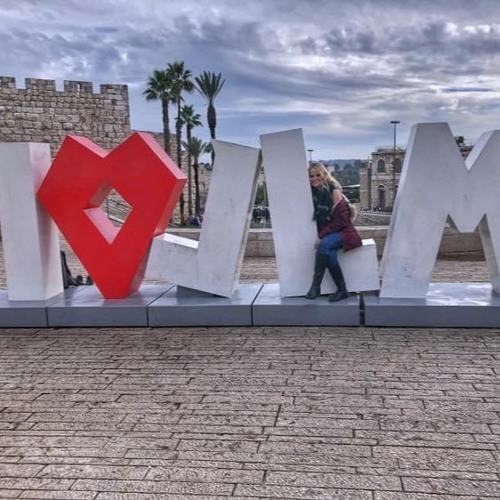 Stream Sarah Tuttle-Singer takes us onto Jerusalem's Old City rooftops ...