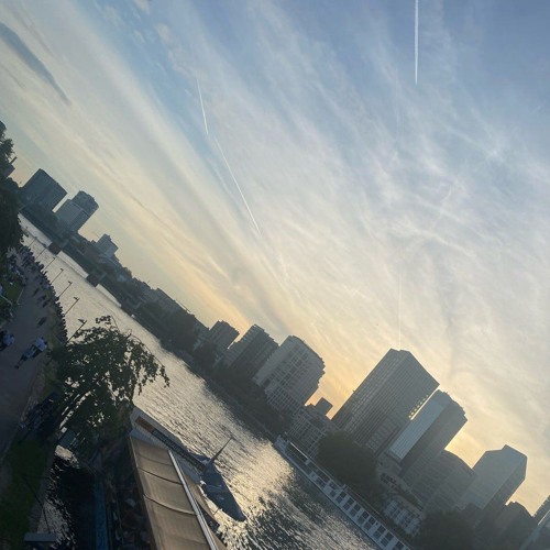 Stream distraction by Malicia | Listen online for free on SoundCloud