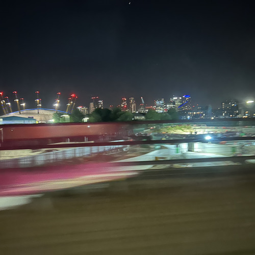 Stream YISELIE - FLASHING LIGHTS (prod.noevdv) by YISELIE | Listen ...
