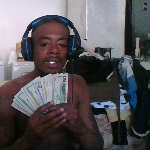 Stream 4 THE CLOUT -OFFICIAL VISUAL AUDIO- by 8HUNNID MOAK 🐐 | Listen ...