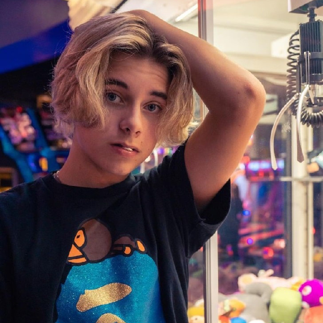 Stream Unreleased Songs 2022-Gavin Magnus by jewels | Listen online for ...