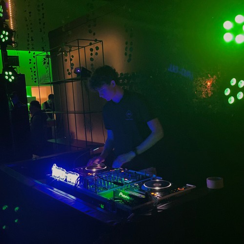 Stream DJ TWO-EM | Listen to House playlist online for free on SoundCloud