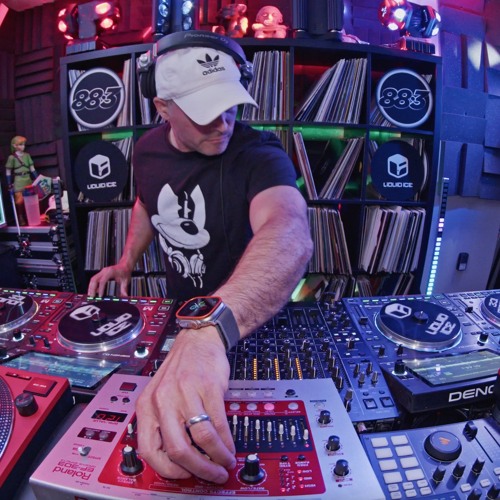 Listen to playlists featuring 🥵HOT 2024 Funky House mix on Centreforce ...