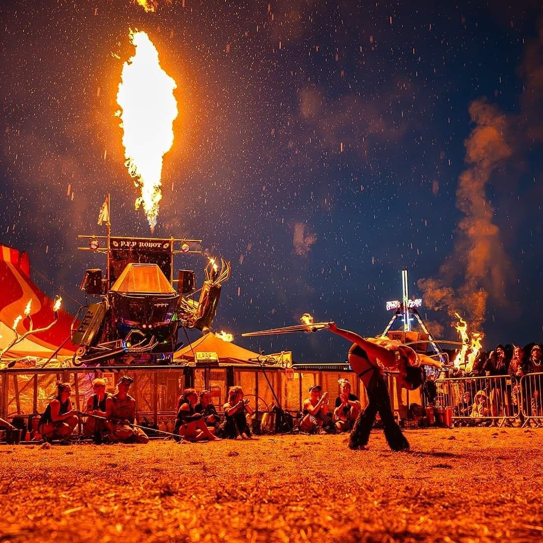 Stream VC & TRIPL3 B - PFP STAGE TRACK by Volatile Cycle | Listen ...