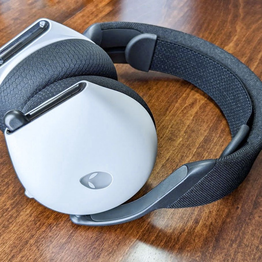 Stream episode Alienware 720H Wireless Gaming Headset by Windows ...