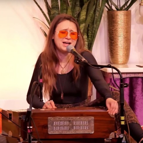Stream Maria chants Kailash Ki Shakti Shiva - Yoga Vidya Live Kirtan by ...