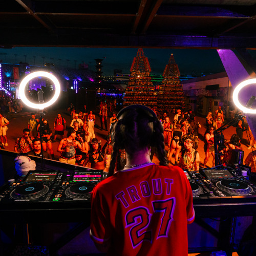 Stream LIVE at EDCLV 2025 by Haylee Wood | Listen online for free on ...