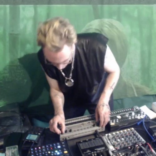 Stream Robert Tussin - Live Hard Techno Set - 07052023 by datafruits ...