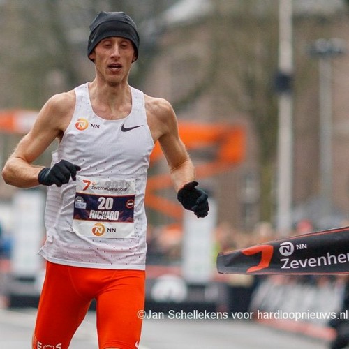 Stream episode Richard Douma loopt nieuw pr in de marathon van Sevilla ...