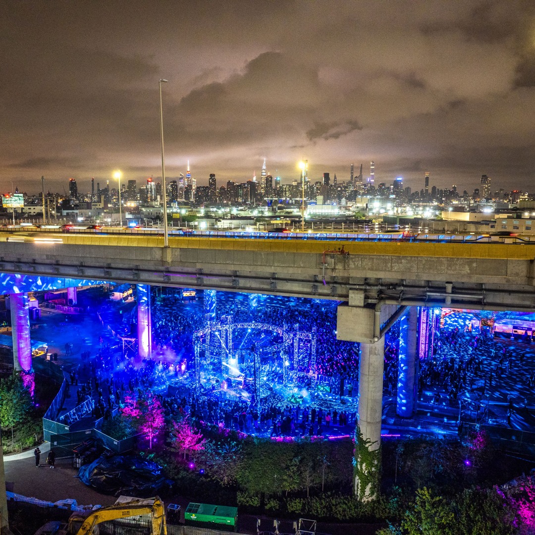 Listen to Under The K Bridge - Brooklyn, NY 5th May 2024 by Four Tet in ...