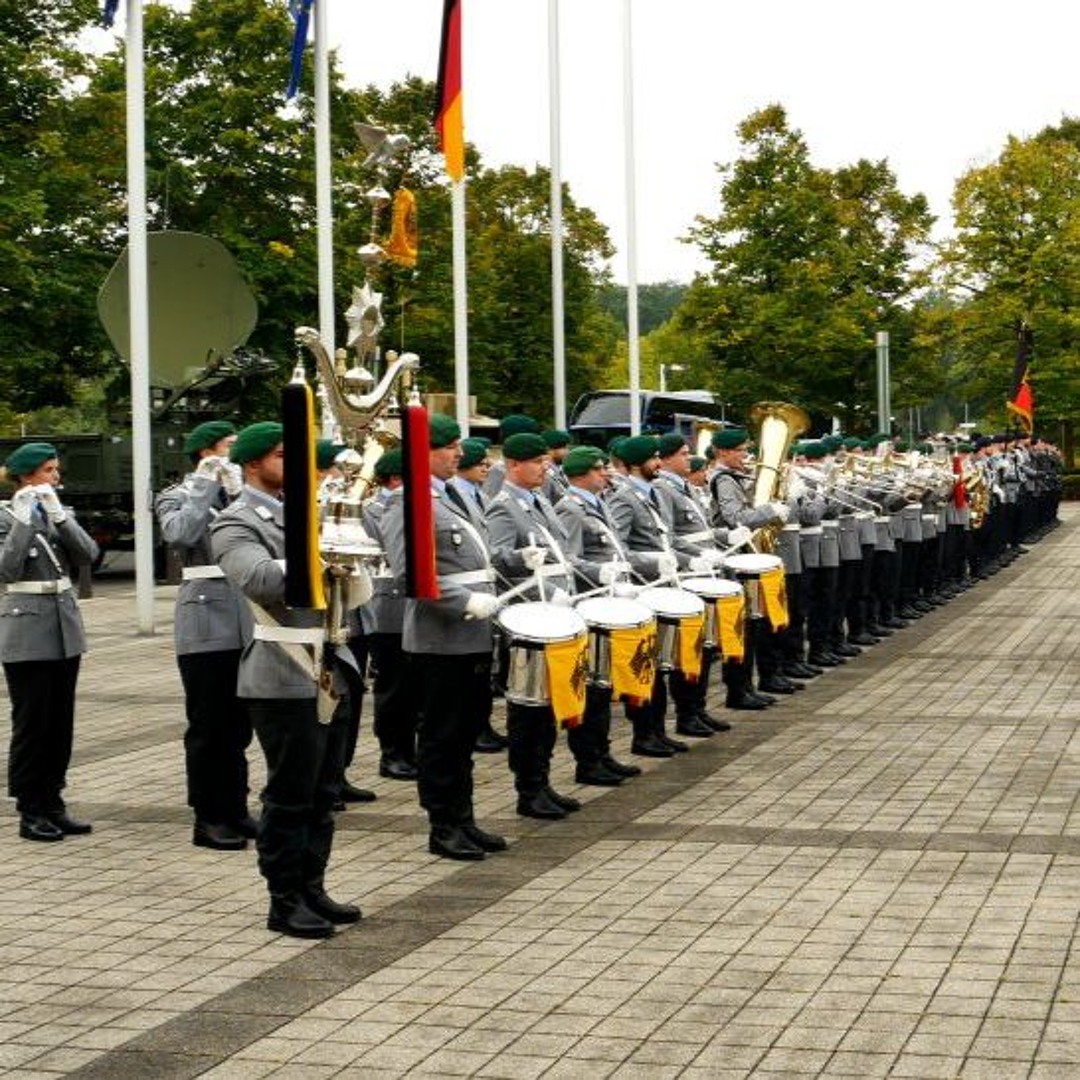 Stream Preußischer Präsentiermarsch live - Musikkorps der Bundeswehr by ...