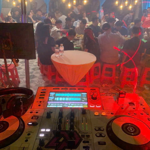 Stream NST Vietmix Bánh Mì Chả 2025 Vol 1 - Đức Pink ft Giàu Hồ by giauho giauho | Listen online ...