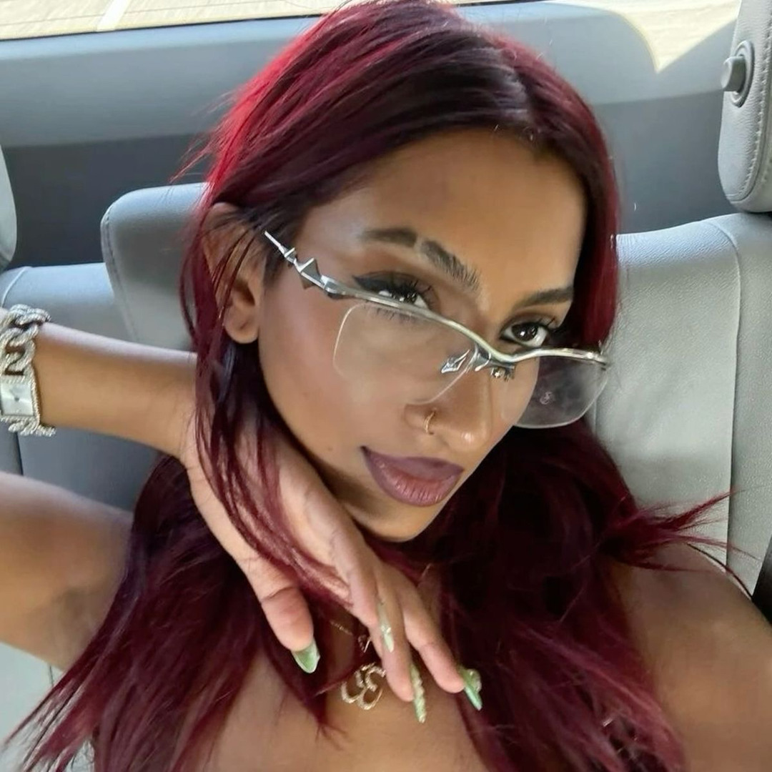 Stream Homegirls - Lara Raj Original by Zoe R. | Listen online for free ...