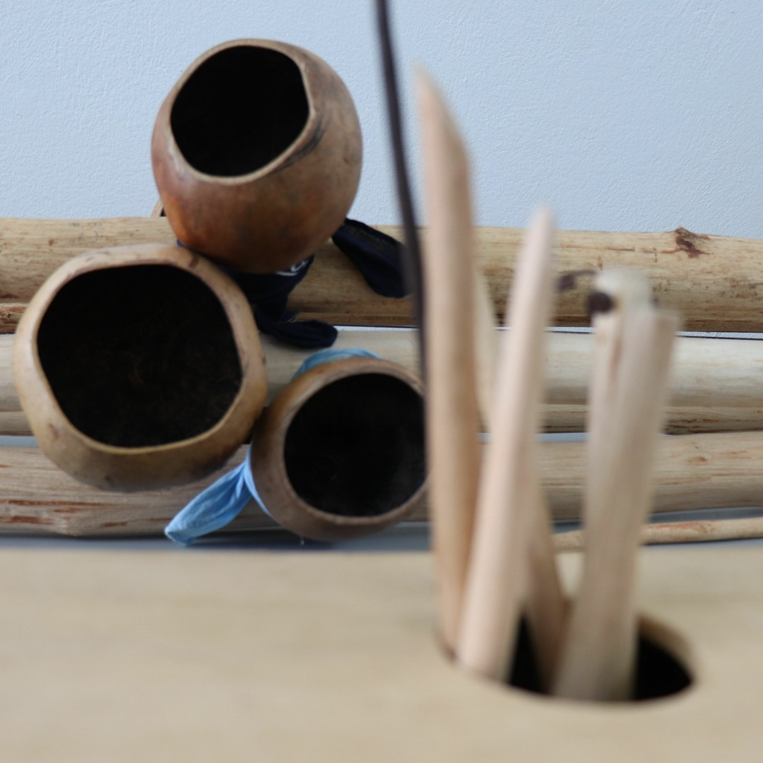 Stream Frijoles Negros Me Hacen Daño by 50 Aniversario UNA | Listen ...