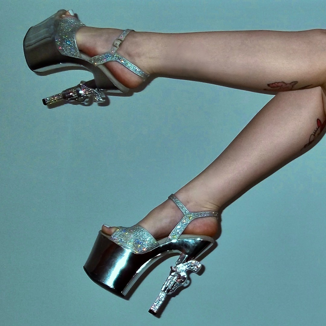 Stream PLEASERS (prod. m0thlab) by 𝙖𝙯𝙞𝙚 𝙗𝙪𝙜 | Listen online for free on ...