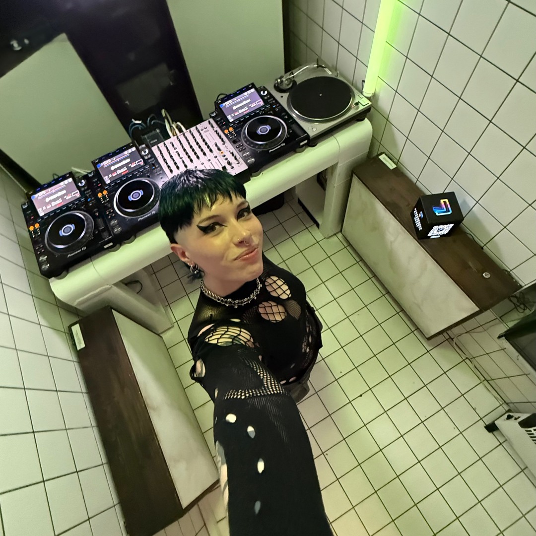 Stream LESSSS @ Hör Berlin February 2025 by LESSSS | Listen online for ...