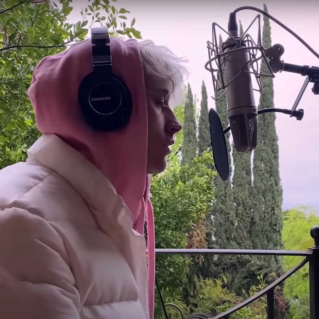 Stream Machine Gun Kelly - Pretty Toxic Revolver by mgk | Listen online ...