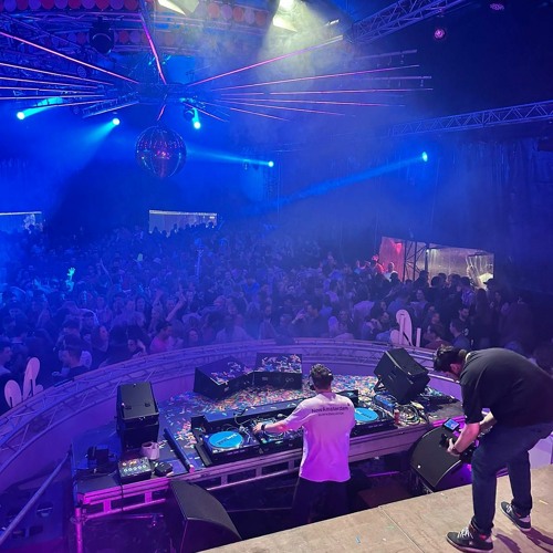 Stream Tom Push - Paaspop 2023 Disco Snolly (LIVE) by DJ Tom Push ...