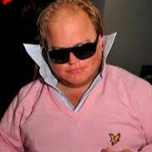 Stream Greven X Maskinen (Complete) by Linkan | Listen online for free ...