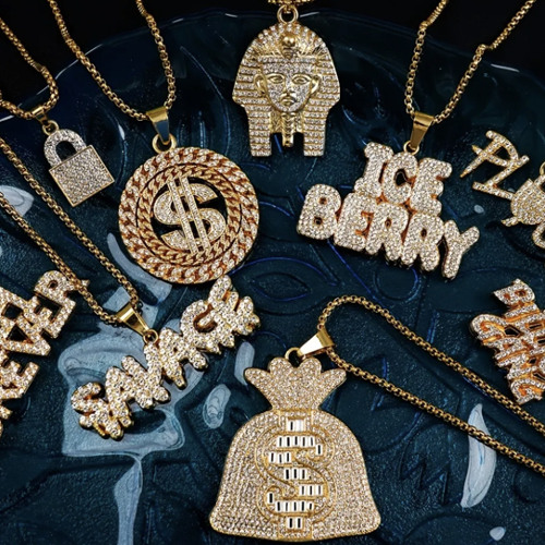 Stream Flexing chains 2024 fizzy Izzy Life ! by Fizzy Spagz | Listen ...